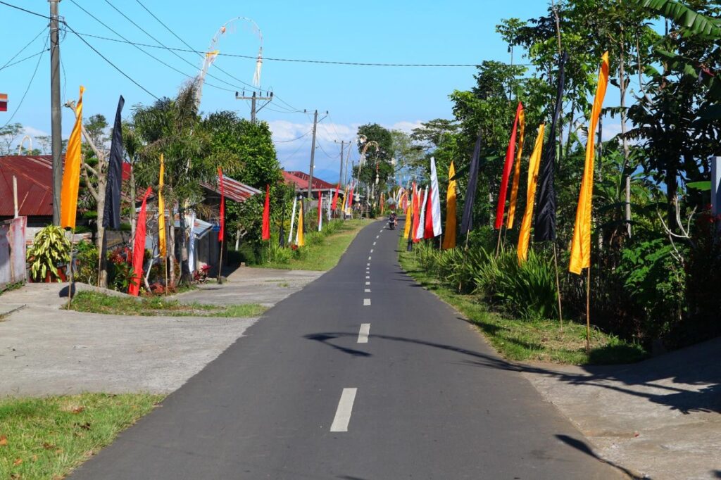 Leonardo along the Way to Gobleg, Bali - Asian Itinerary